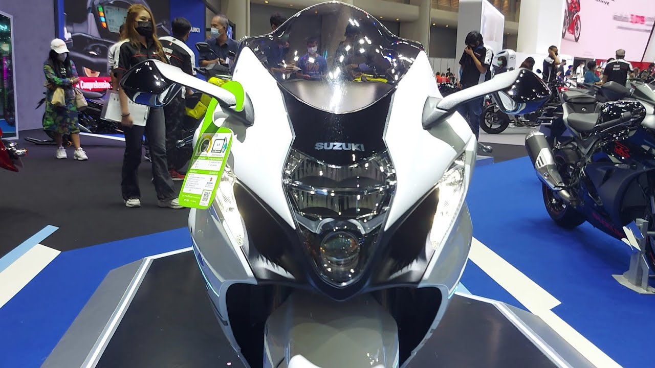 2023 Pearl Brilliant White/Metallic Mat Stellar Blue | Suzuki Hayabusa ...