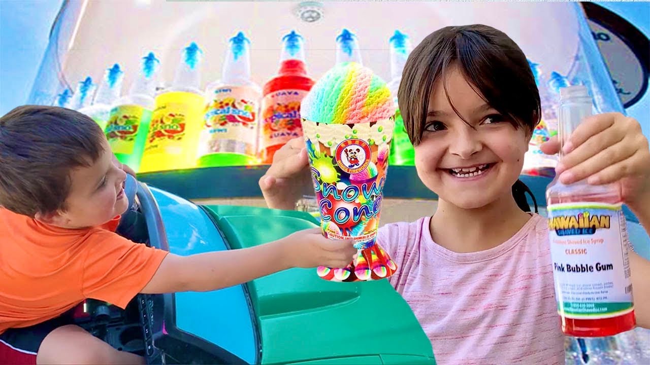Bria's SNOW CONE SHACK! - YouTube