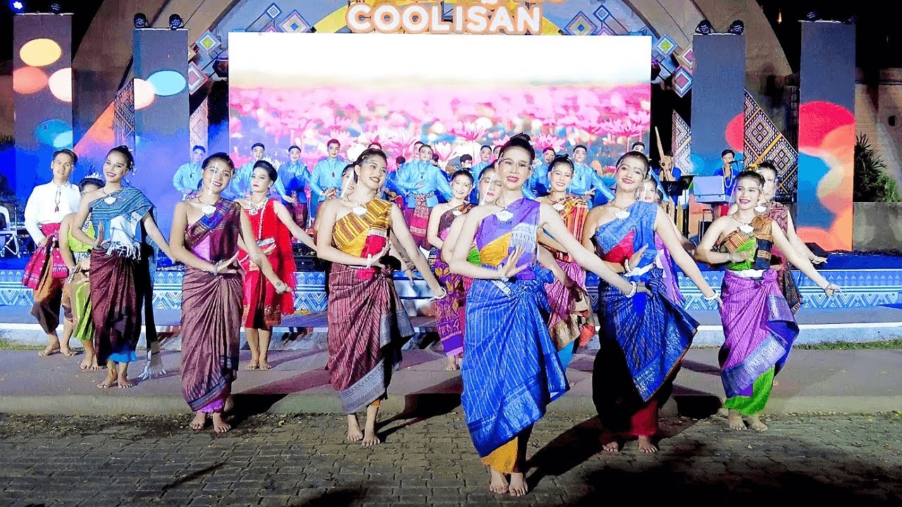 Thai Issan Song & Traditional Music Performance 🇹🇭 Thailand Tourism ...