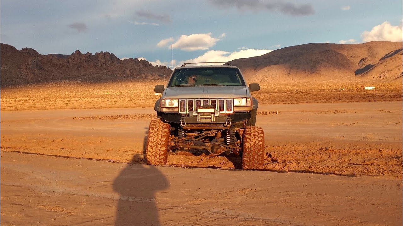 Budget Lifted Cheap Jeep Grand Cherokee (ZJ) Shows some Flex and Mud ...