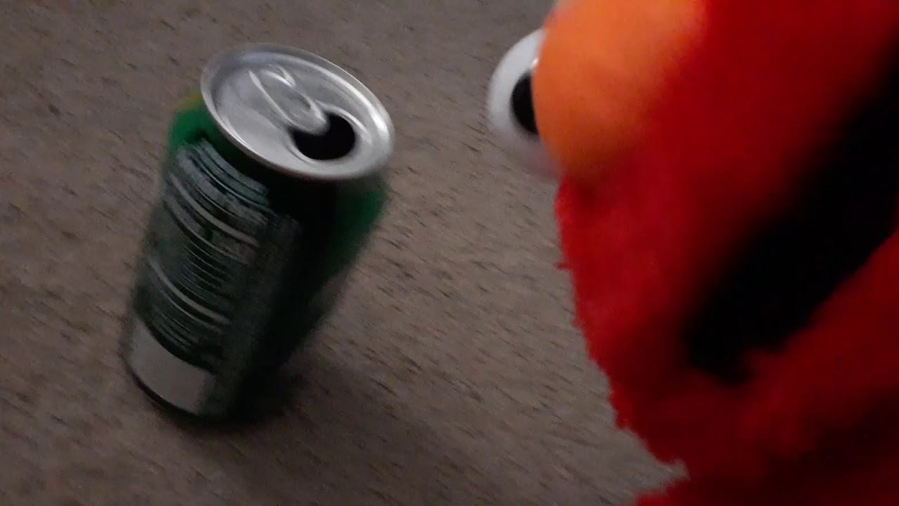 Elmo try's soda for the first time - YouTube