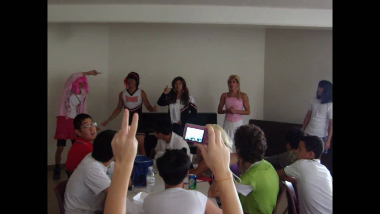 Freshemen Initiation: Cheerleading Day - YouTube