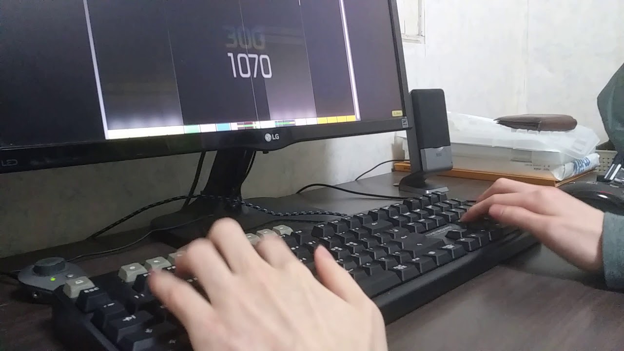 [osu!mania] A Fool Moon Night 18K - HANDCAM - YouTube