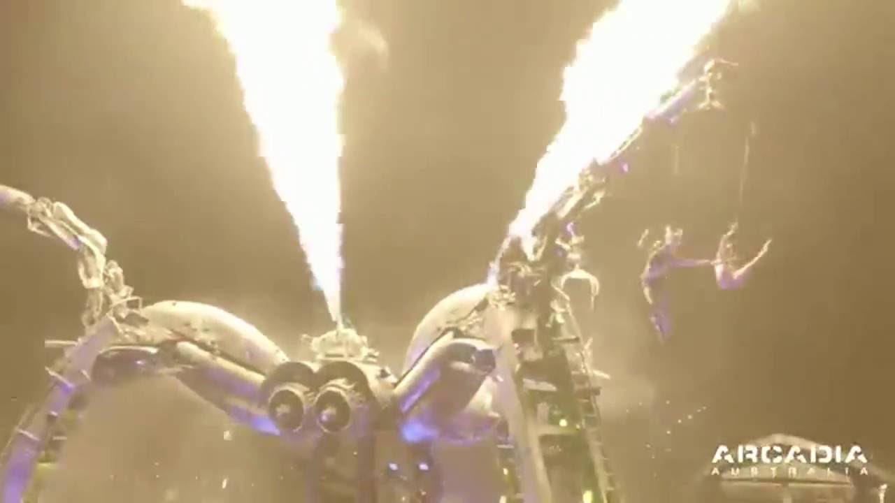 Arcadia Perth – Giant Fire Breathing Spider for Elizabeth Quay - YouTube