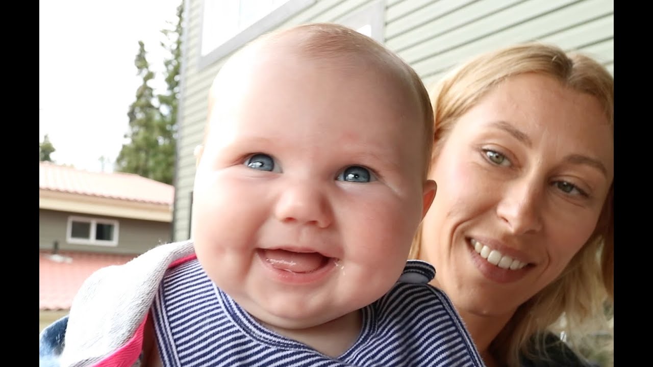 Happiest baby ever - YouTube