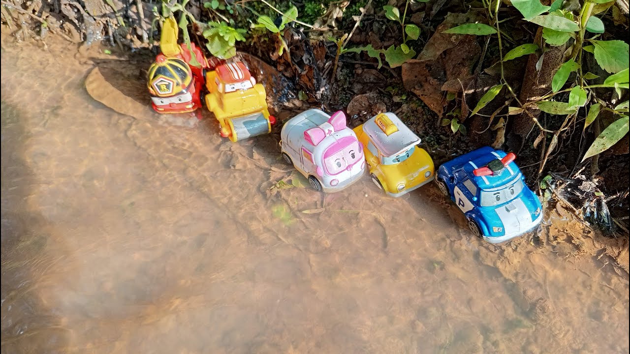 Robocar Poli || Menemukan Poli, Amber, Roy, Max Dan Cab Terhanyut Di ...