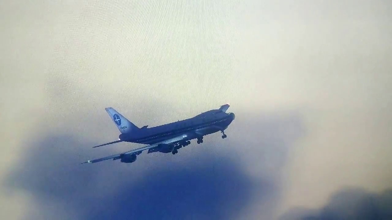 Varig 747 200 landing at NYC rwy 13L from Rio with stop at São Paulo ...