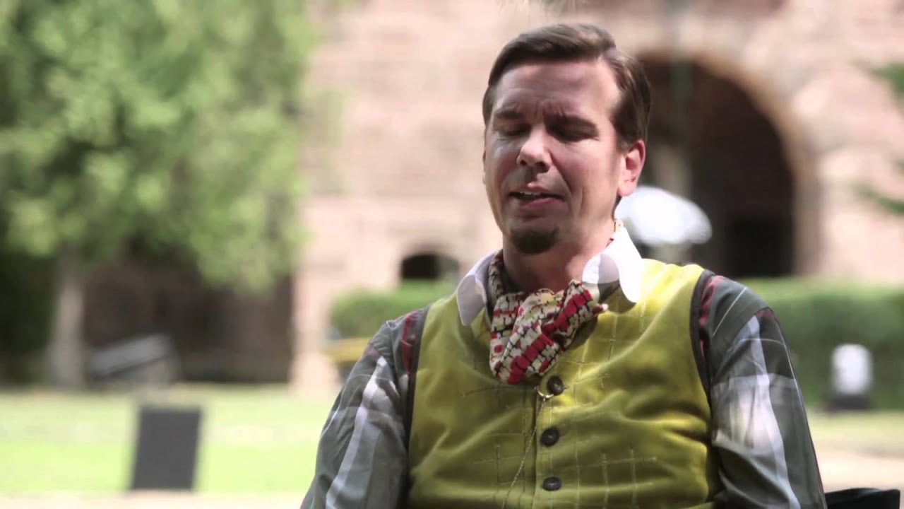 Bibi & Tina - Interview mit Michael Mertens (Graf Falko) | HD - YouTube