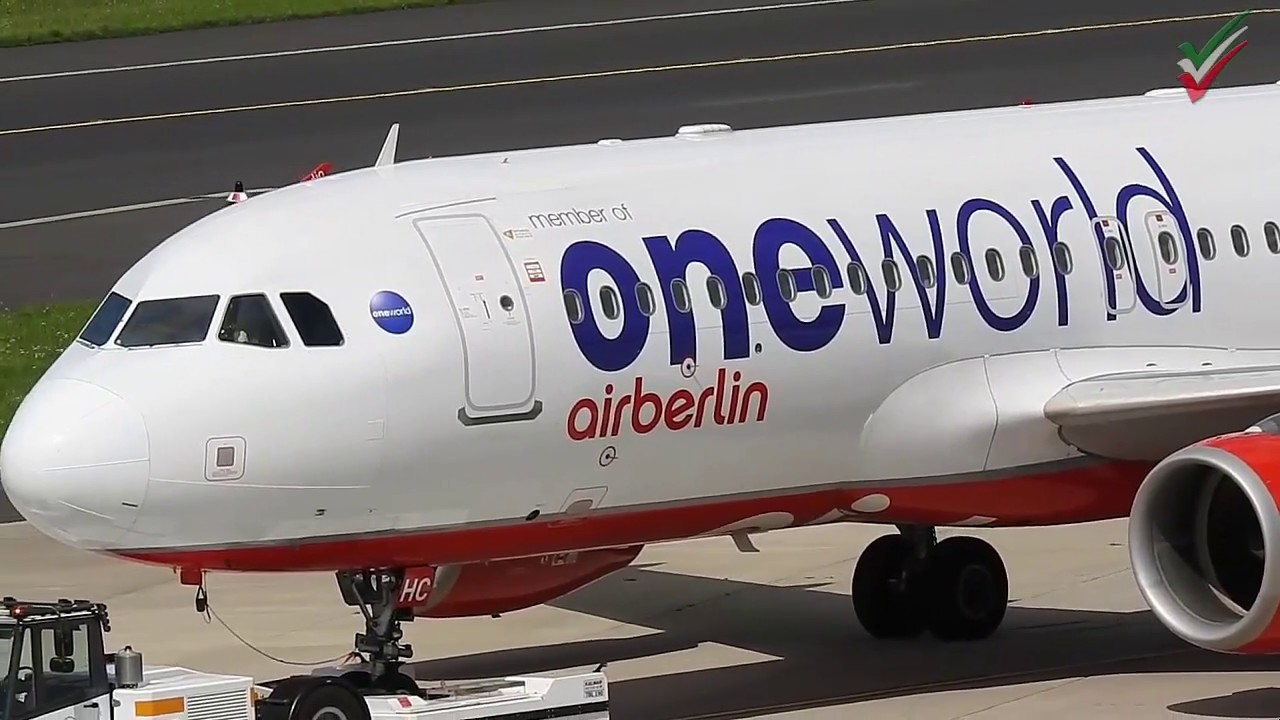 Flugzeuge starten und landen auf Flughafen Düsseldorf - Flugzeug Start ...