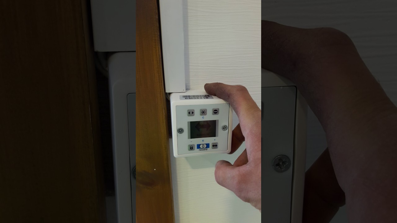 How to Lock / unlock a Record BDE-D program switch - YouTube