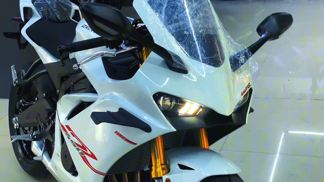 Unboxing the new kove 450RR four cylinder #kove #450rr - YouTube