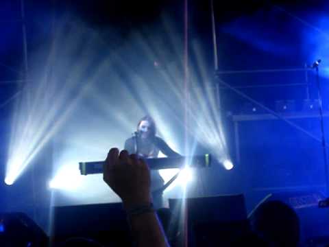 Lisa Cuthbert plays "This Corrosion" on piano at Amphi Festival during ...