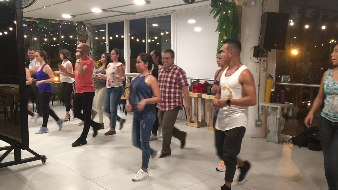 Clase de Porro en línea Casa Ritmo Latino, Academia de baile y bar en ...
