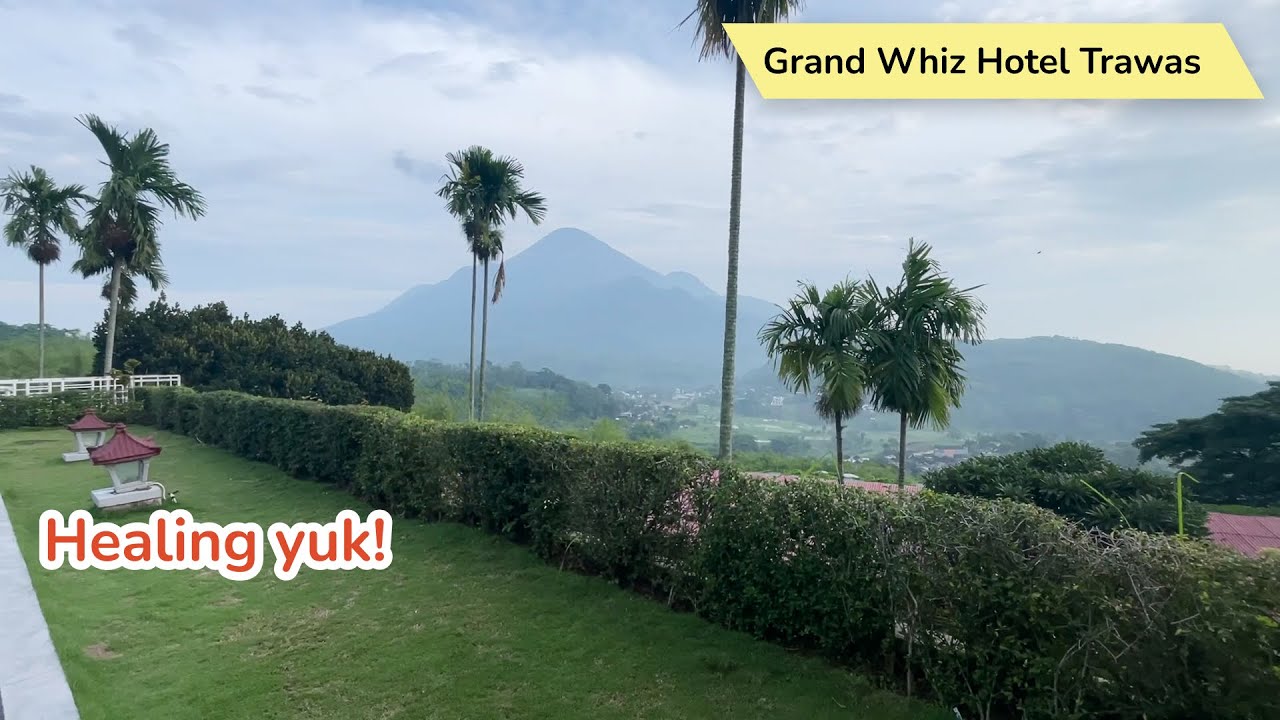 Review Grand Whiz Hotel Trawas | Deluxe Double Room - YouTube