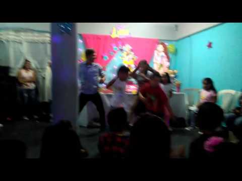 Guerra de perreo :)
