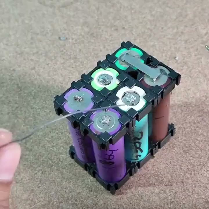 Homemade 12v battery from Old powerbank - YouTube