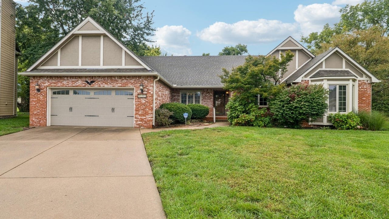 2717 N Beacon Hill Ct, Wichita, KS - YouTube
