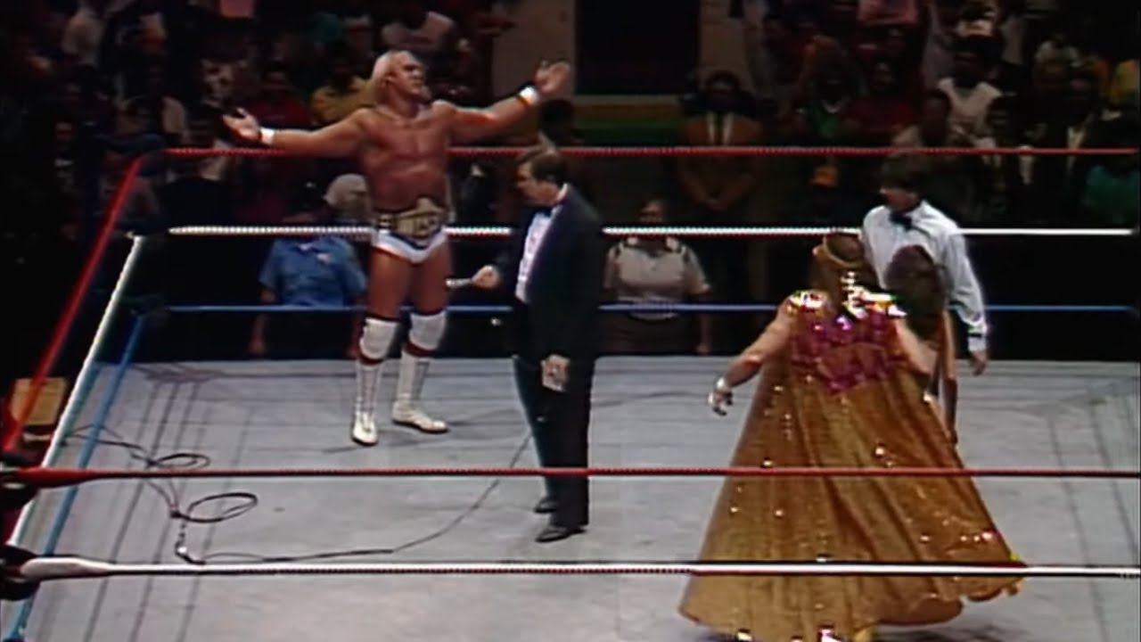 RARE 1986 - Hulk Hogan vs Macho Man WWE Live Event - YouTube