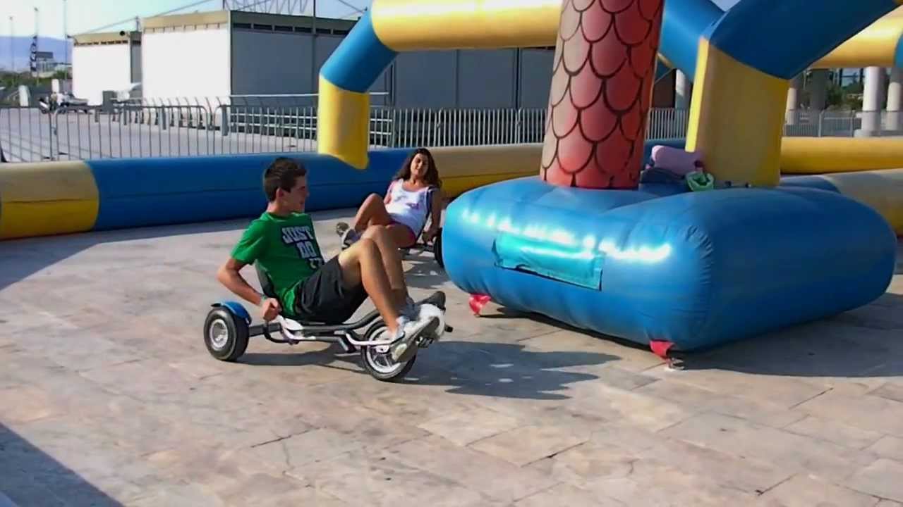 ΦΟΥΣΚΩΤΗ ΠΙΣΤΑ ΜΕ ΤΡΙΤΡΟΧΑ ΠΟΔΗΛΑΤΑ - YouTube