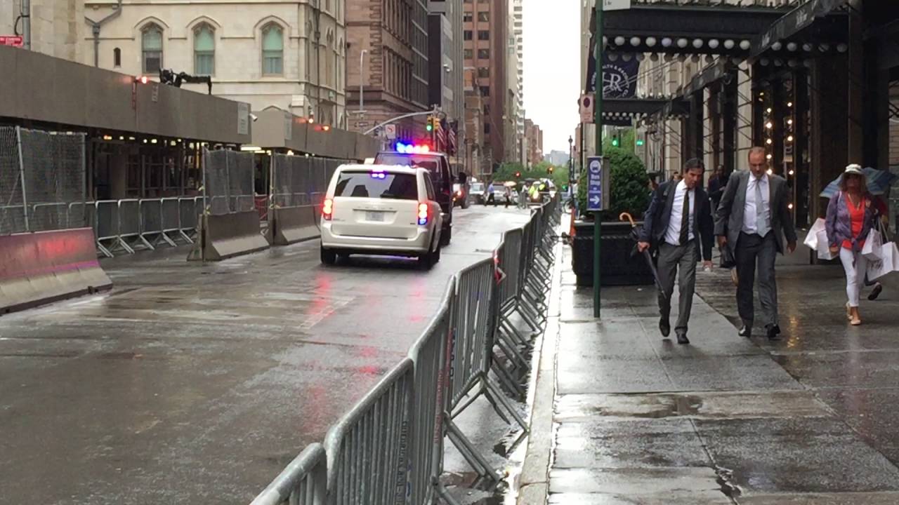 2 UNITED STATES SECRET SERVICE UNITS CONDUCT SECURITY SWEEP IN ...