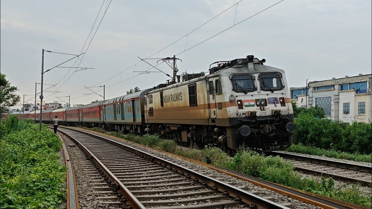 19308 Una Himachal Indore Express with WAP-7!! Himachal to Indore Train ...