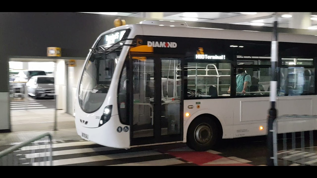 Here is the DIAMOND bus in Heathrow Tuesday 4 January 2022 - YouTube