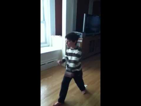 Little boy dancing - YouTube