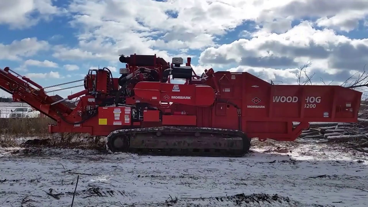 Morbark 3200 wood hog grinder - YouTube