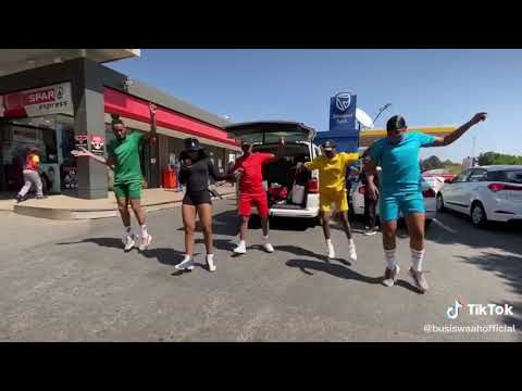kamo mphelaxx & her team dancing to SBWL. - YouTube