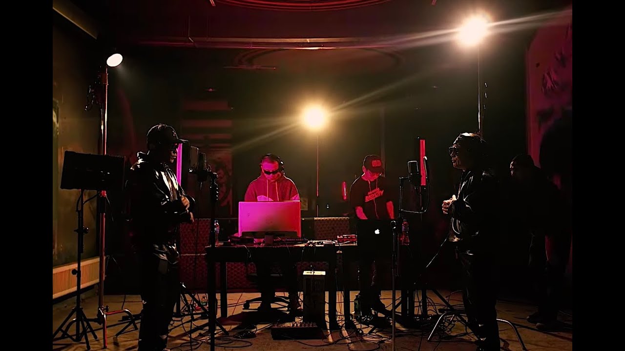 2 KHUU - ENE BOL BI (LIVE STUDIO VERSION) - YouTube