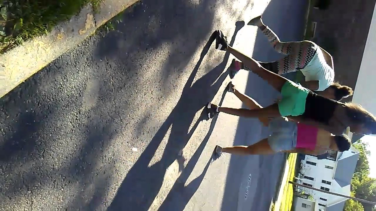 Twerking people - YouTube