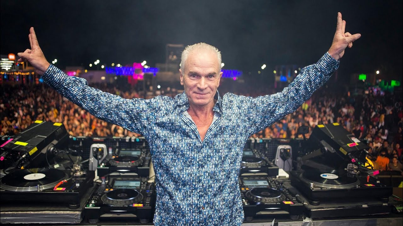 Patrick Miller en Vive latino 2022 - Explosión de energía - YouTube