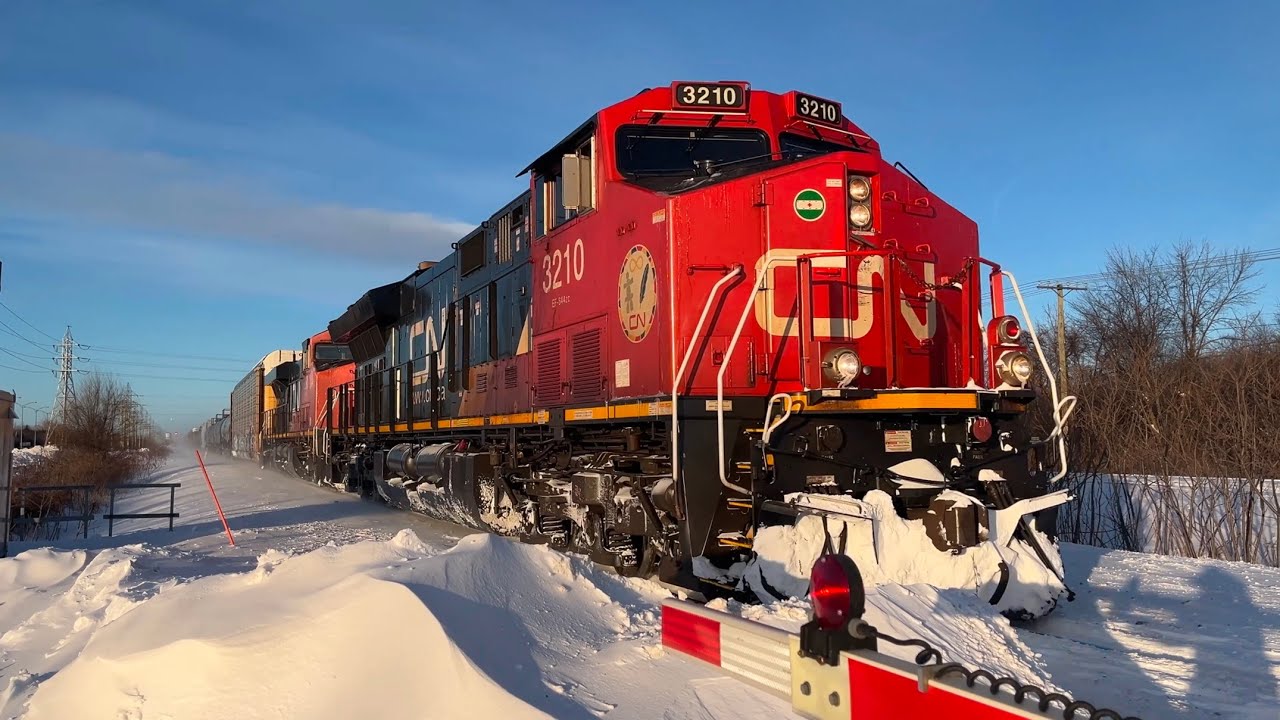 Non-Stop MEGA Canadian Freight trains at speed in the snow! - YouTube