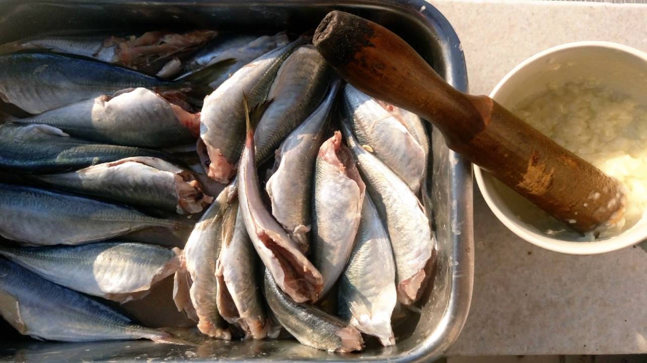 Fried scad - YouTube