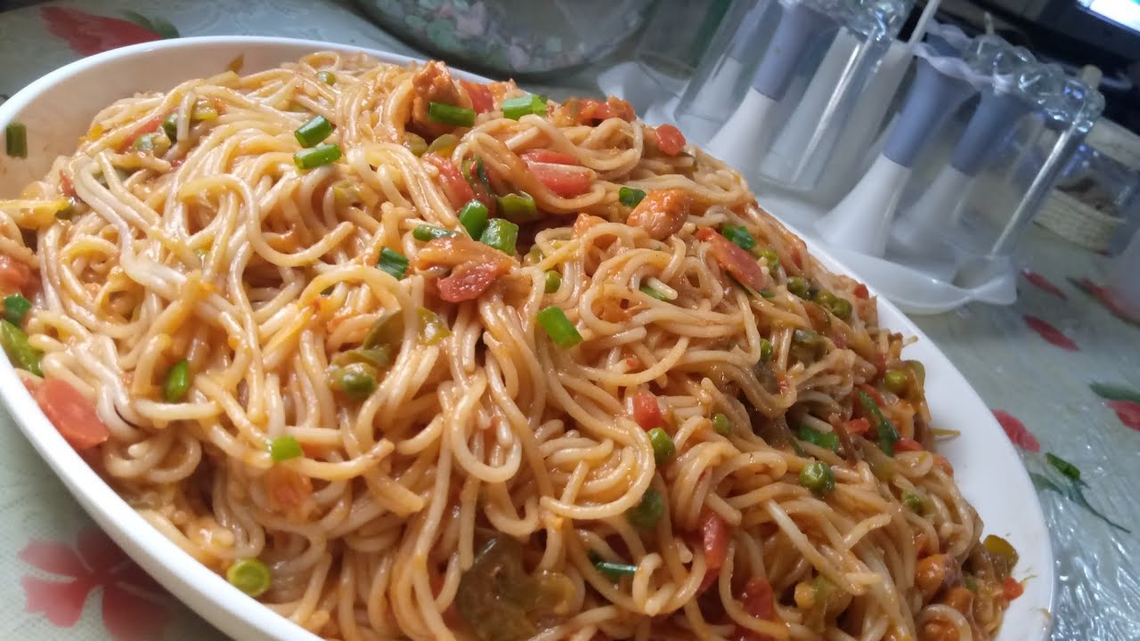Red sauce Spaghetti with Vegetables and chicken | pasta Spaghetti - YouTube