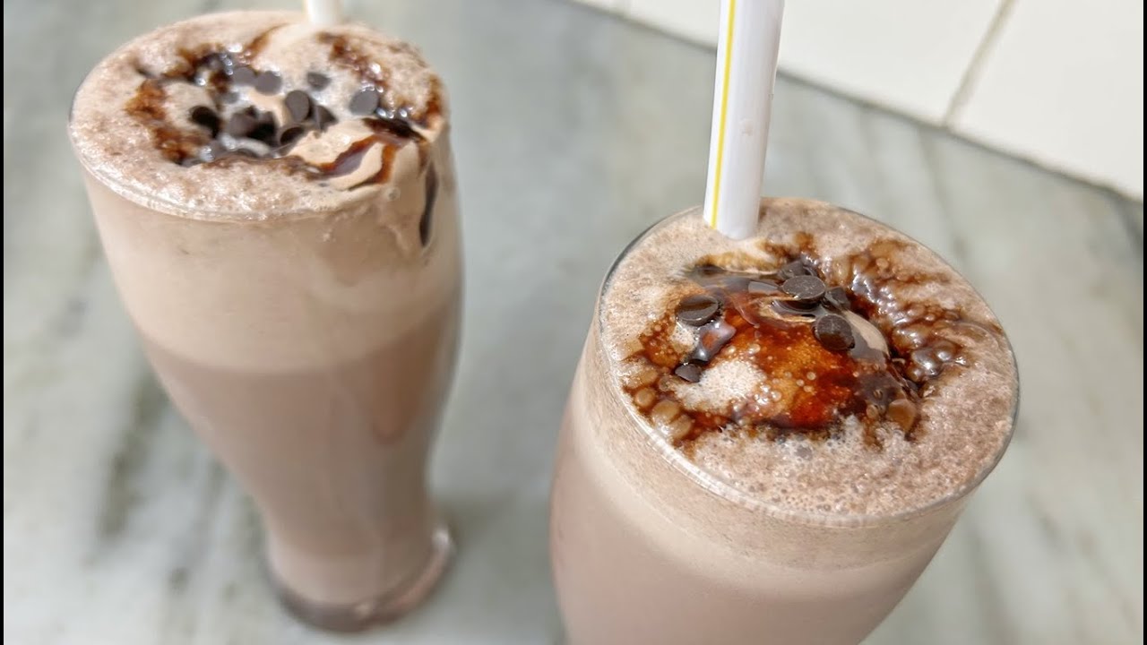 Thick Chocolate Milkshake | Chocolate Shake | Café Style Milkshake ...
