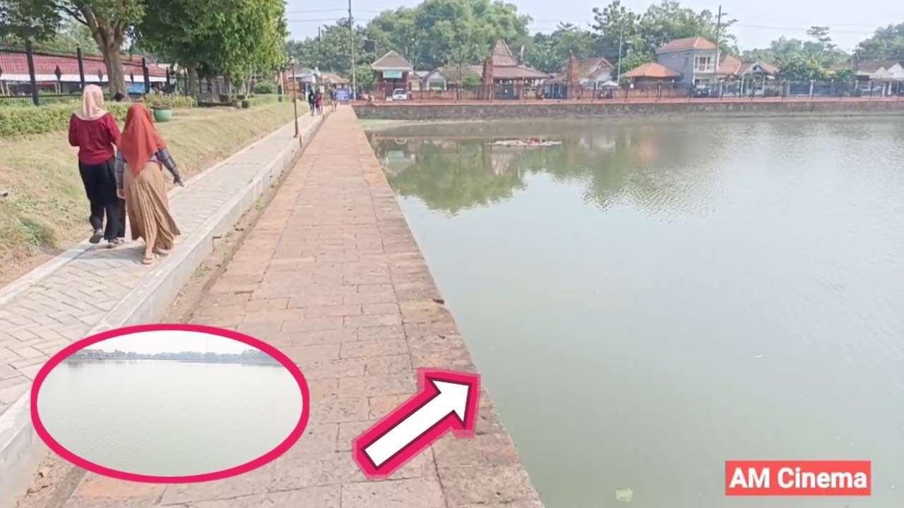 Kolam Segaran ‼️Jejak Peninggalan Kerajaan Majapahit Mojokerto ⁉️ - YouTube