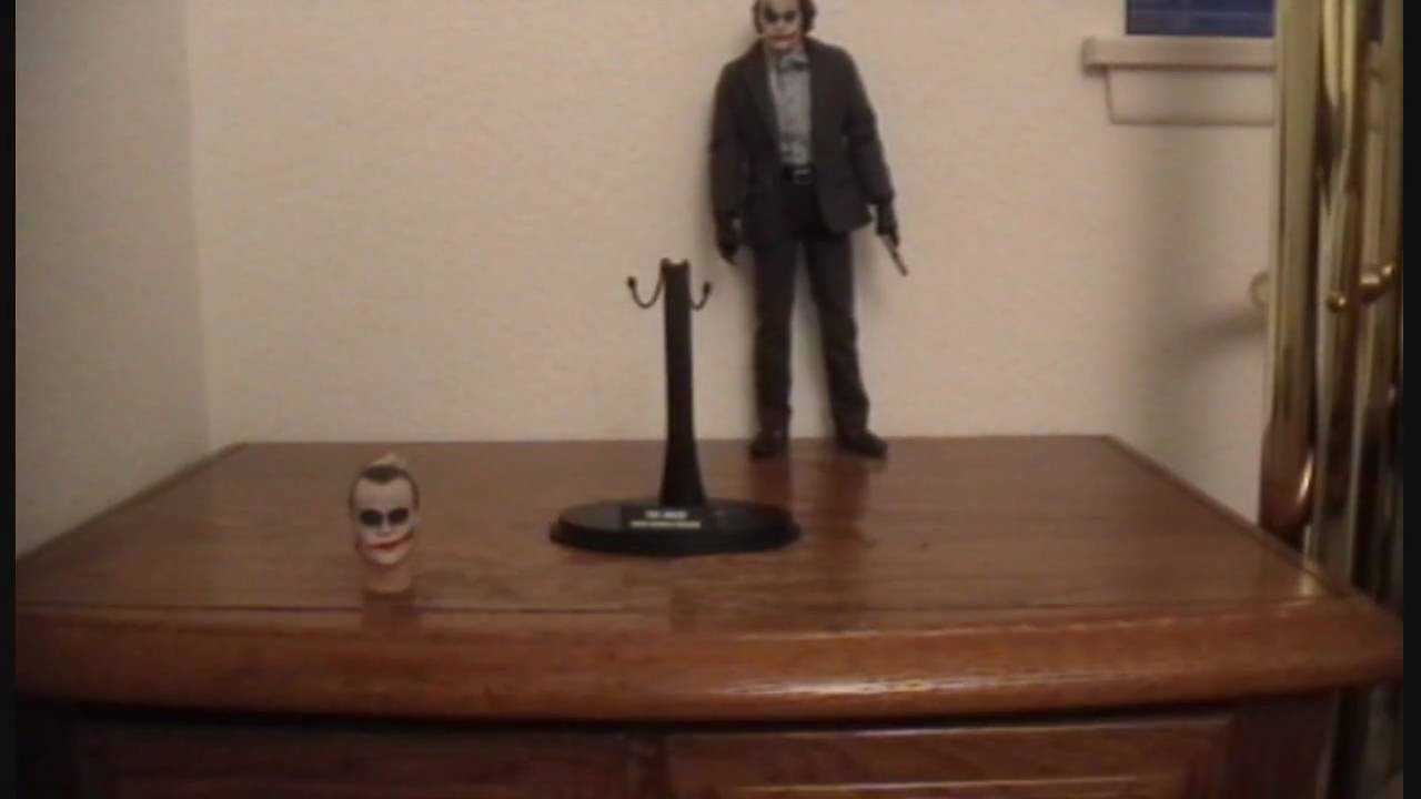 Hot Toys Bank Robber Joker Figure Review - YouTube