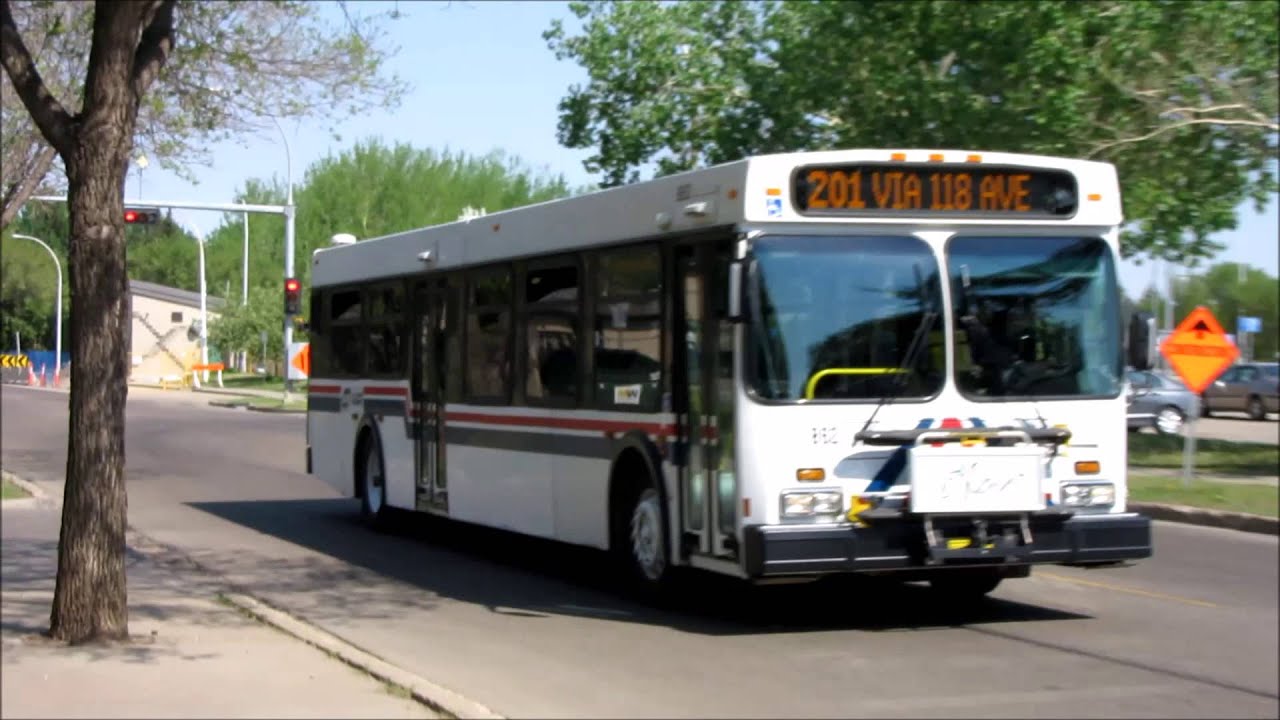 St. Albert Transit: 2005 New Flyer D40LF 862 - YouTube