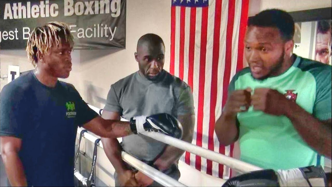 KSI getting some boxing tips from Viddal Riley & others - YouTube