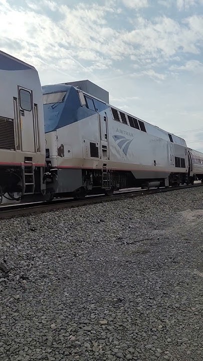 Amtrak 156 with 2 engines in Culpeper Virginia - YouTube