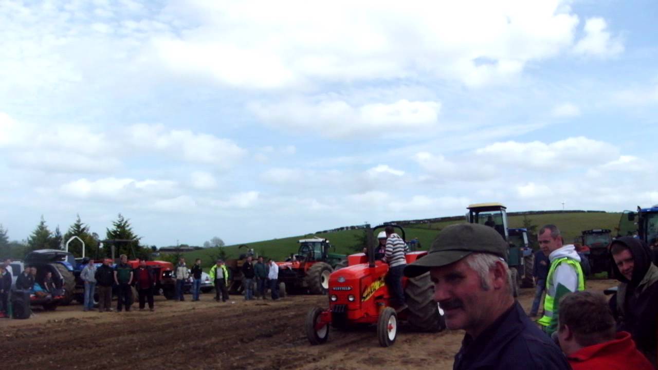 Tractor pulling on Smokie Joe. Nuffield style!! - YouTube