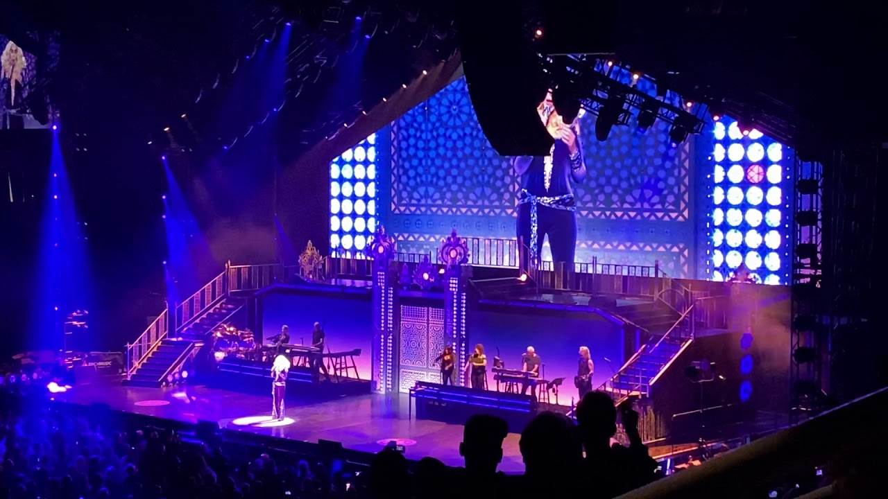 Cher in concert - YouTube Music