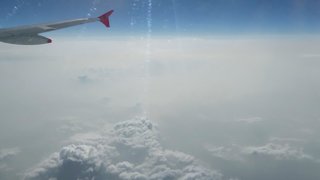 Airplane passenger films strange phenomenon when flying over China ...
