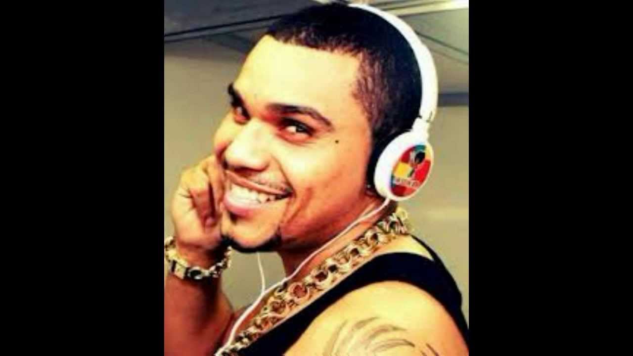 MC NALDO- 10 MELHORES DO FENOMENO - YouTube