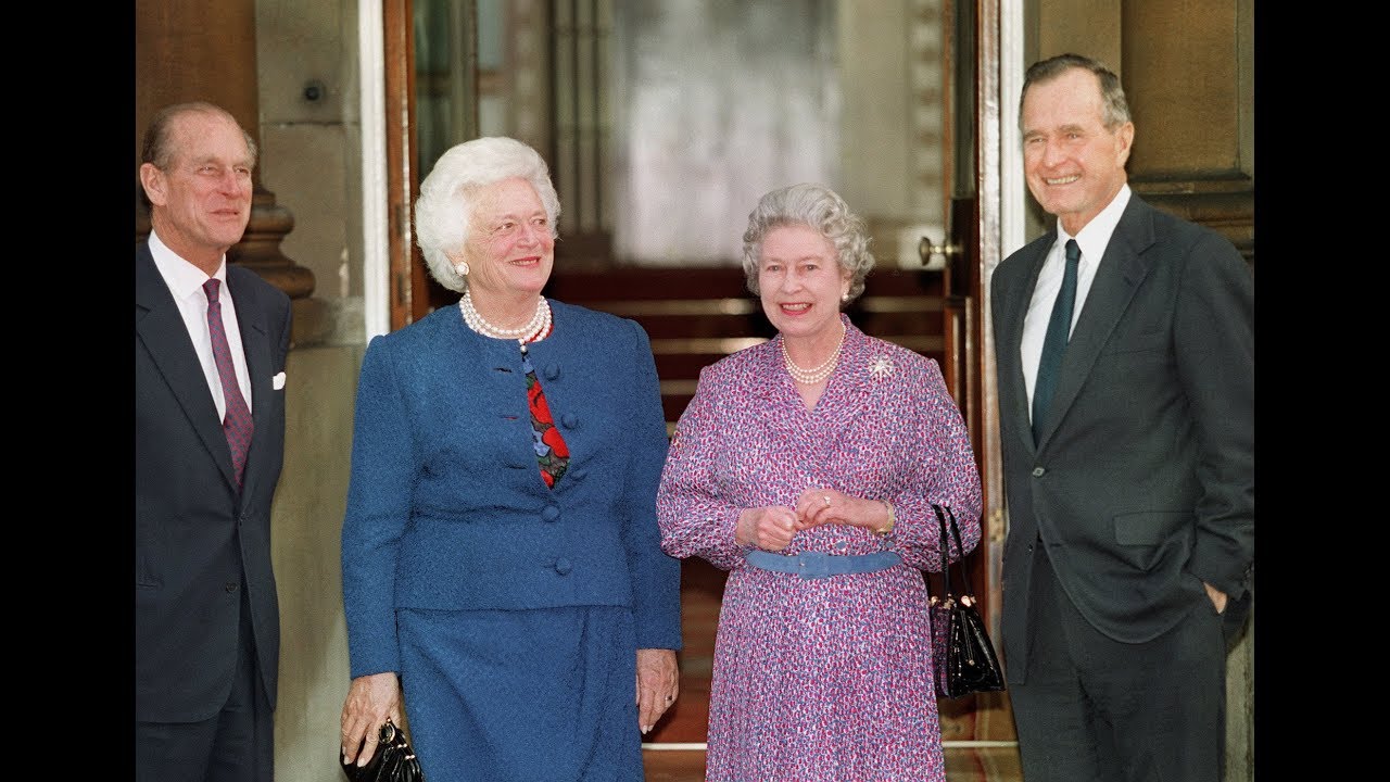 Queen Elizabeth Remembers George H.W. Bush — Who She Knighted in 1993 ...