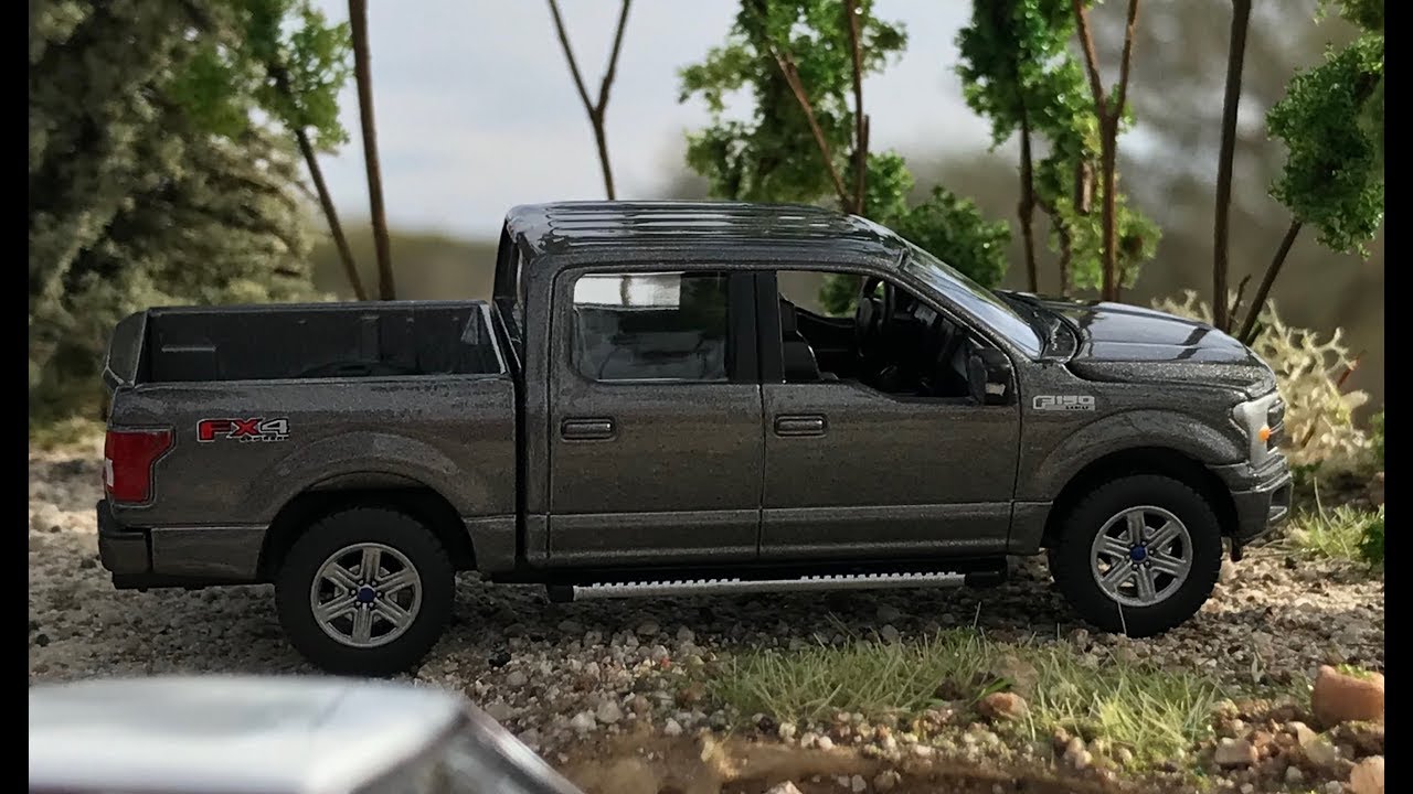 Auto World Ford F-150 - YouTube