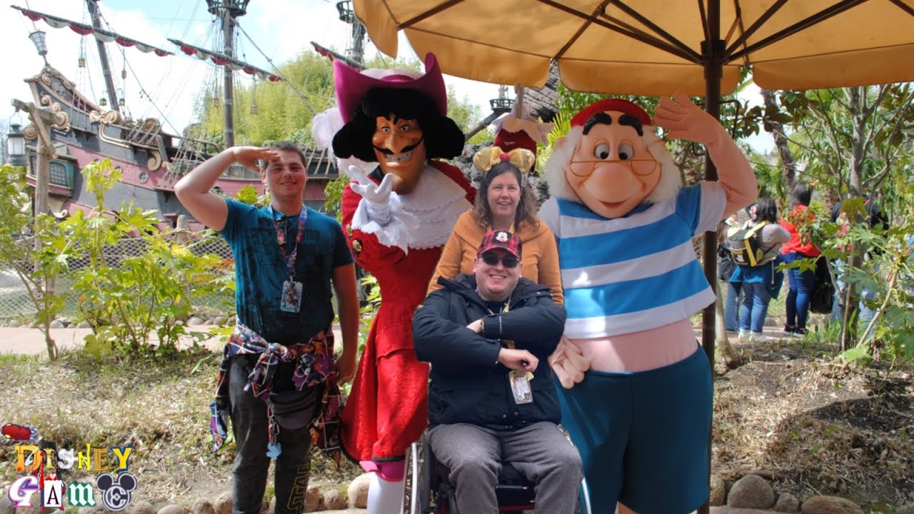 Captain Hook and Mr Smee Meet and Greets - Disneyland Paris 2023 - YouTube