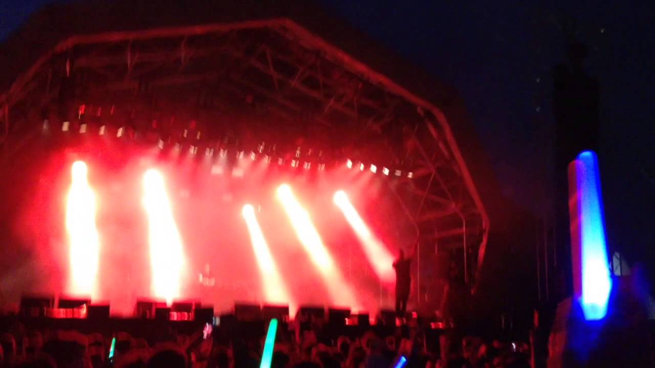 DJ Wire & Example @ The Big feastival 2015 - YouTube