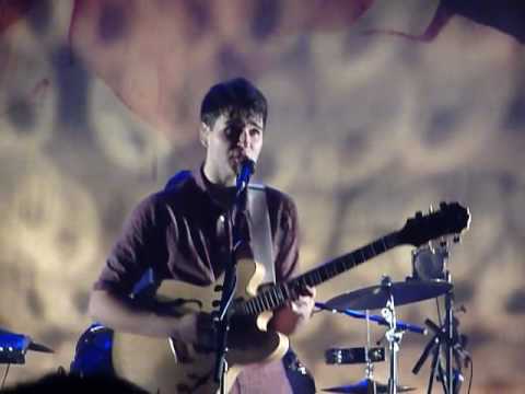Vampire Weekend - Horchata (LIVE) - YouTube